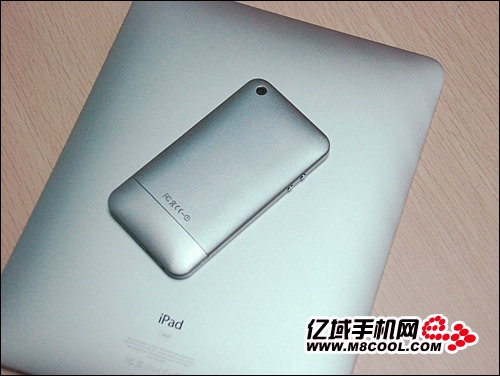 Air Phone 4 : Un iPhone 4 Version 2 (images) - MaxiApple