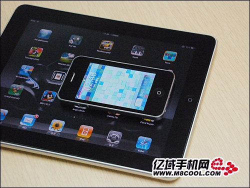 Air Phone 4 : Un iPhone 4 Version 2 (images) - MaxiApple