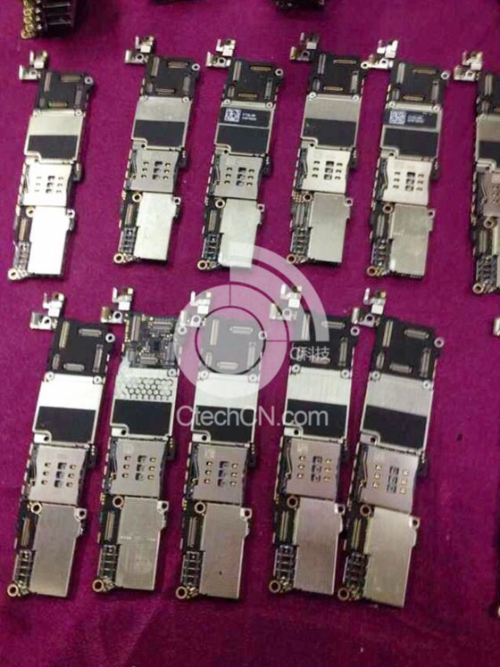 Rumeurs iPhone 5C et 5S : Emballages et Cartes Mères en Photos (images ...