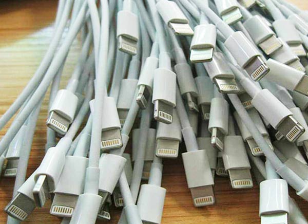 Comment Reconnaitre un Vrai Cable Lightning d'un Faux (images) - MaxiApple