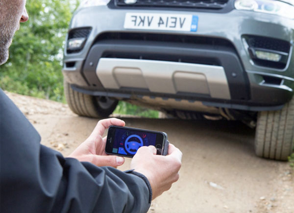 Ce 4x4 Range Rover se Pilote avec un iPhone 6 (vidéo) - MaxiApple