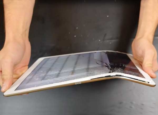 Incroyable, les iPad Pro se Plient et se Cassent Aussi ! (video ...