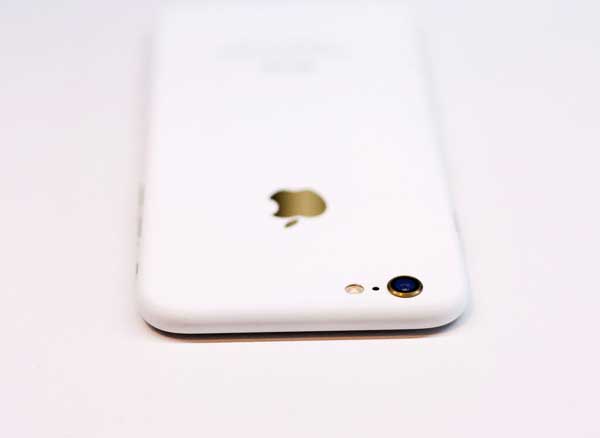 Un iPhone Blanc Mat vaut Mieux que 10 Jet Black (images) - MaxiApple