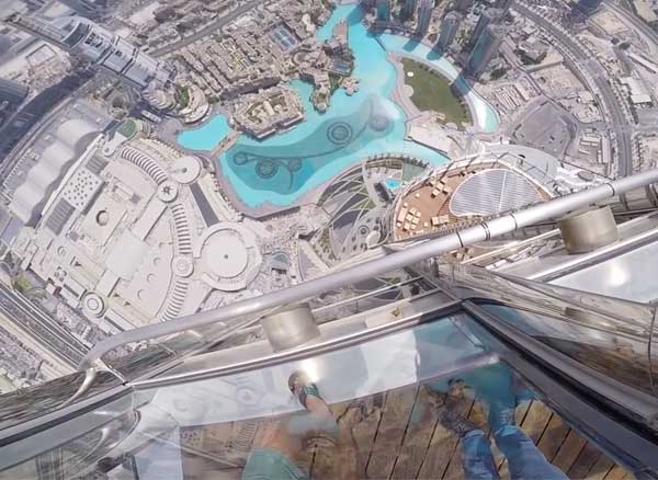 Interpelé pour Avoir Jeté son iPhone 7 d'une Tour de Dubai (video ...